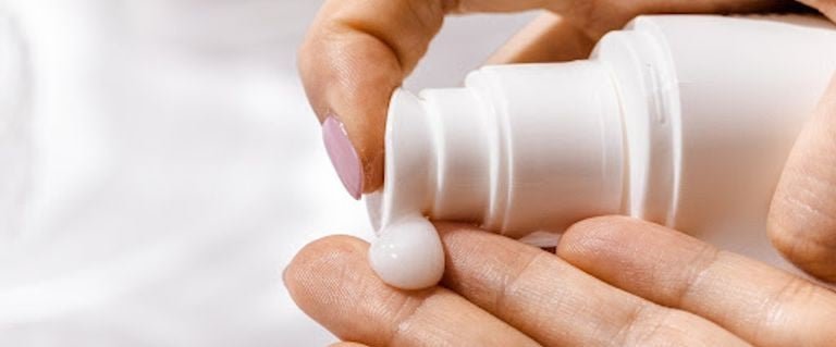 The Role of Conductive Gels and Creams in Non-Invasive Aesthetic Treat